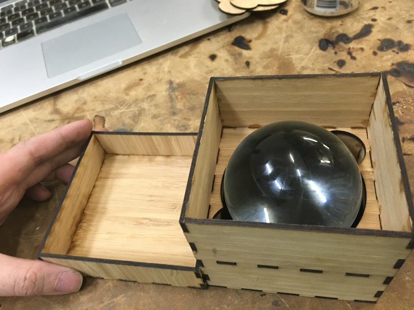 Sunlight-proof box for a glass lens | Tinkerings