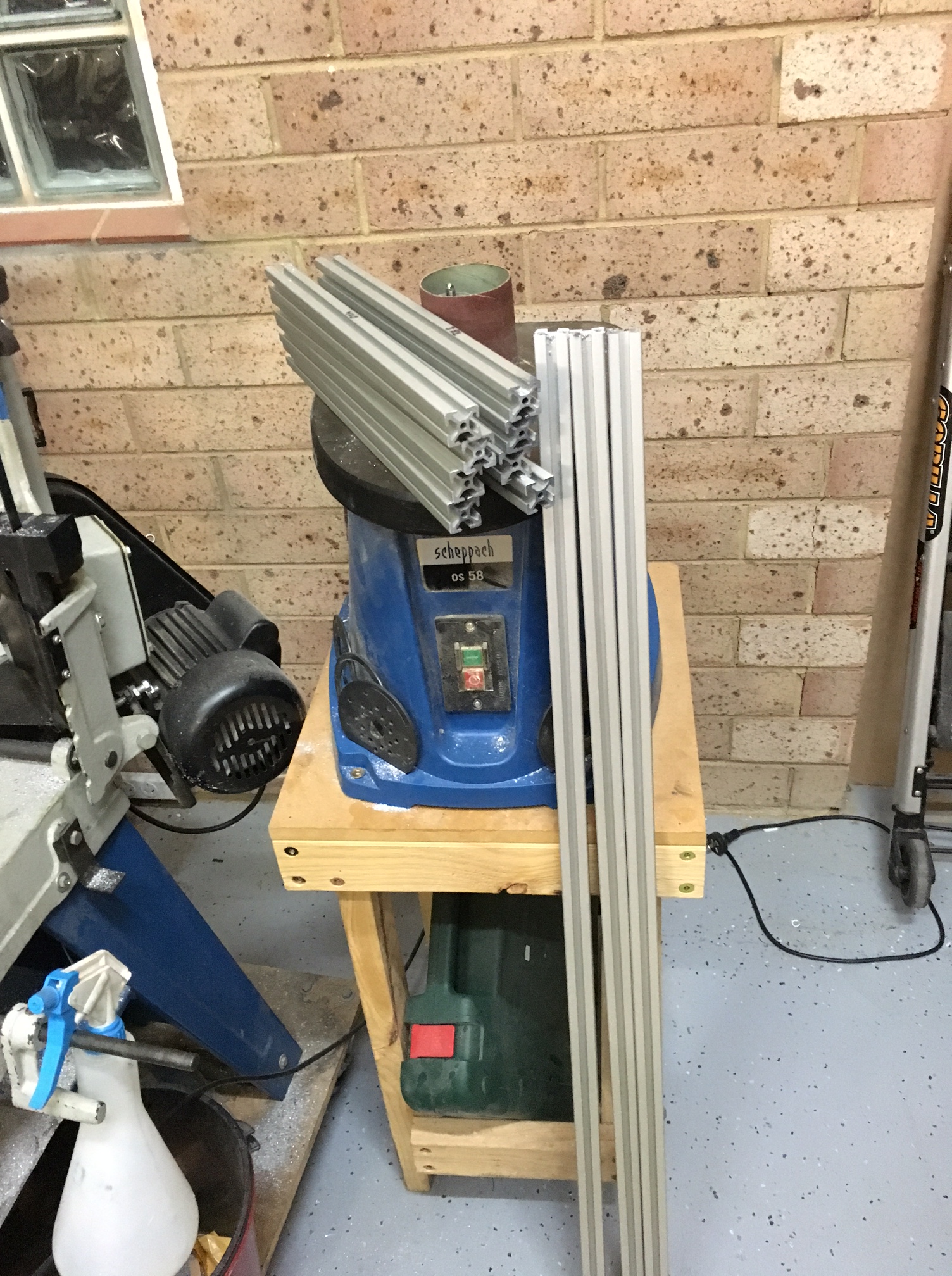 Standing Desk & Aluminium Extrusion | Tinkerings