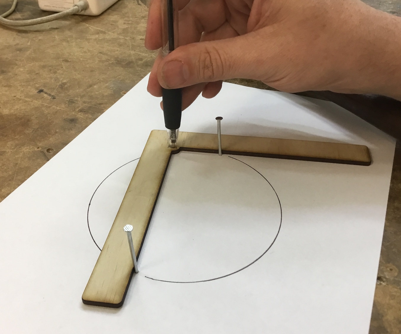 Tangent Ruler – Draw circles passing through two points | Tinkerings